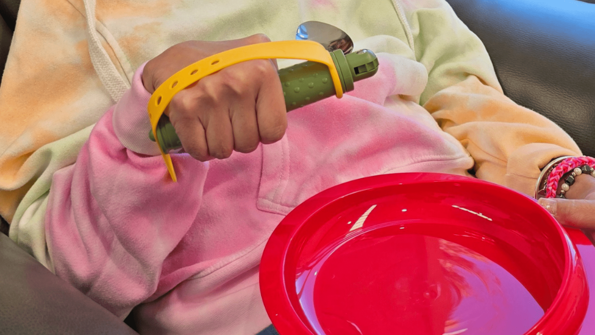 Best Kitchen Aids for Seniors Who Love Cooking 2025